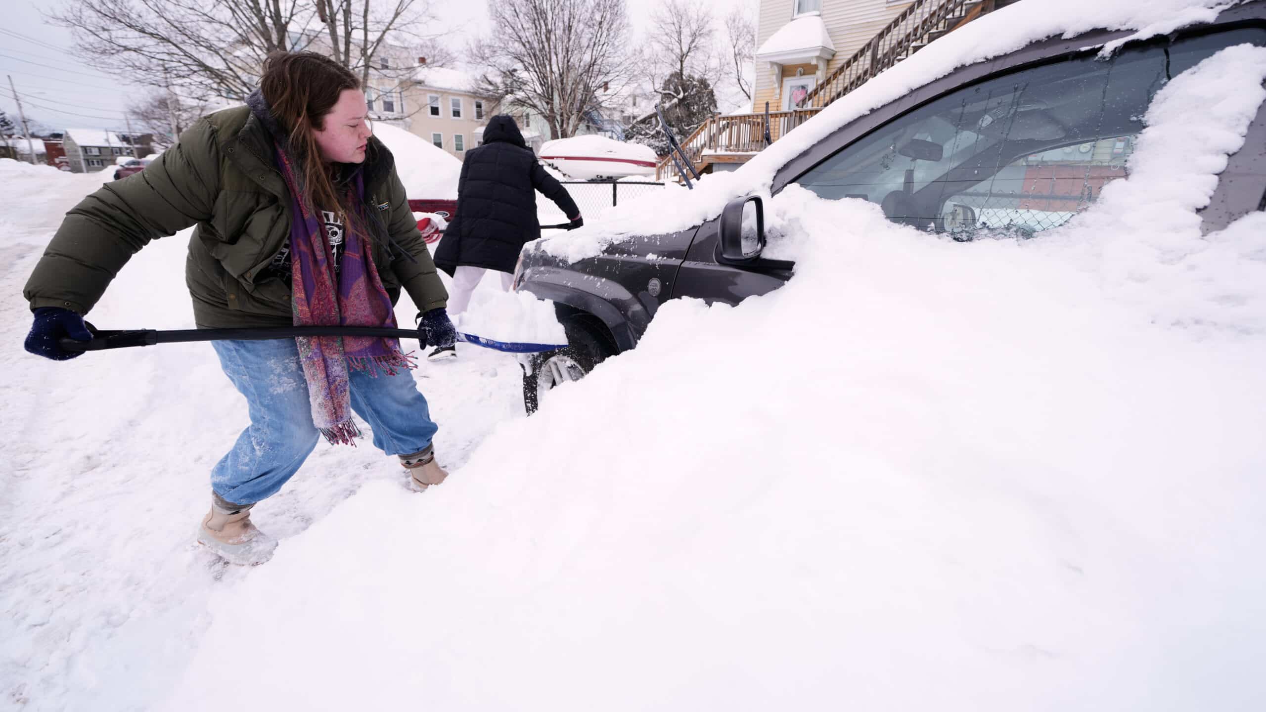 Bitter cold grips eastern US as winter storm deaths rise