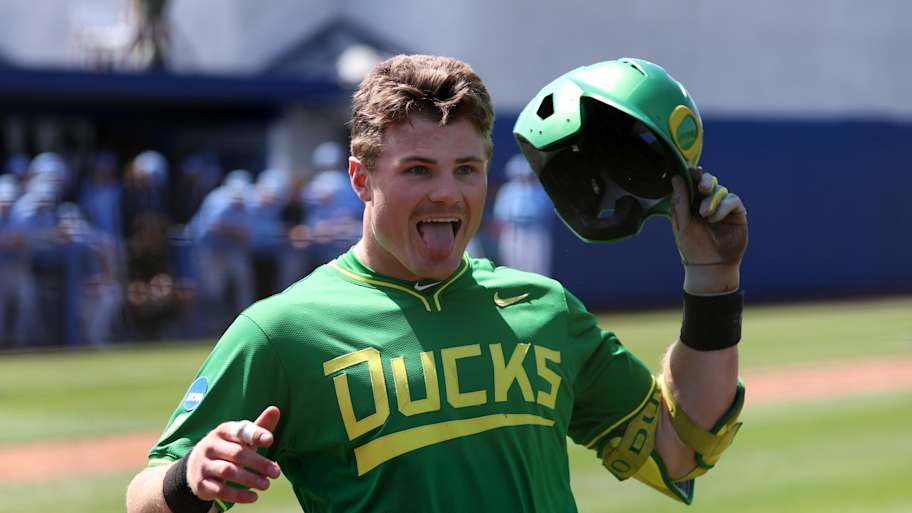 Oregon Ducks linebacker Bryce Boettcher turns heads at the Senior Bowl