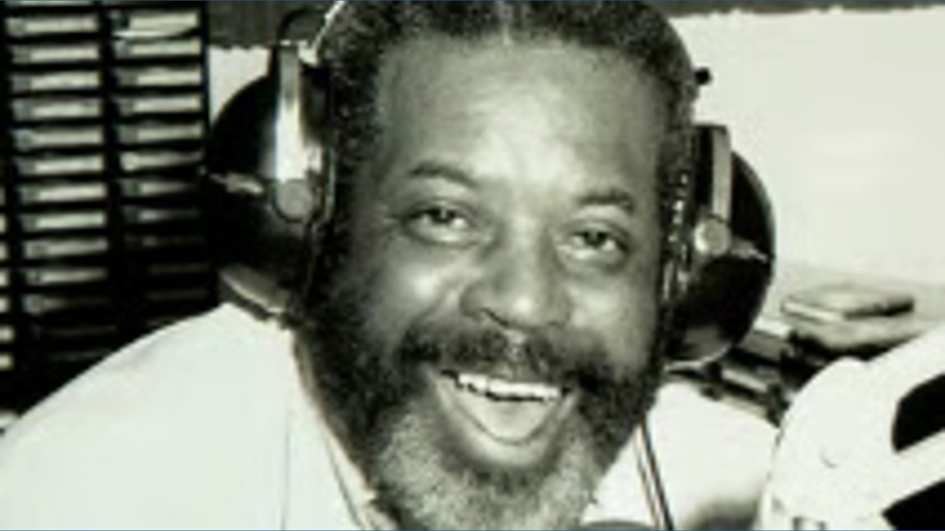Radio pioneer Jim 'Dr. Daddy-O' Walker dies