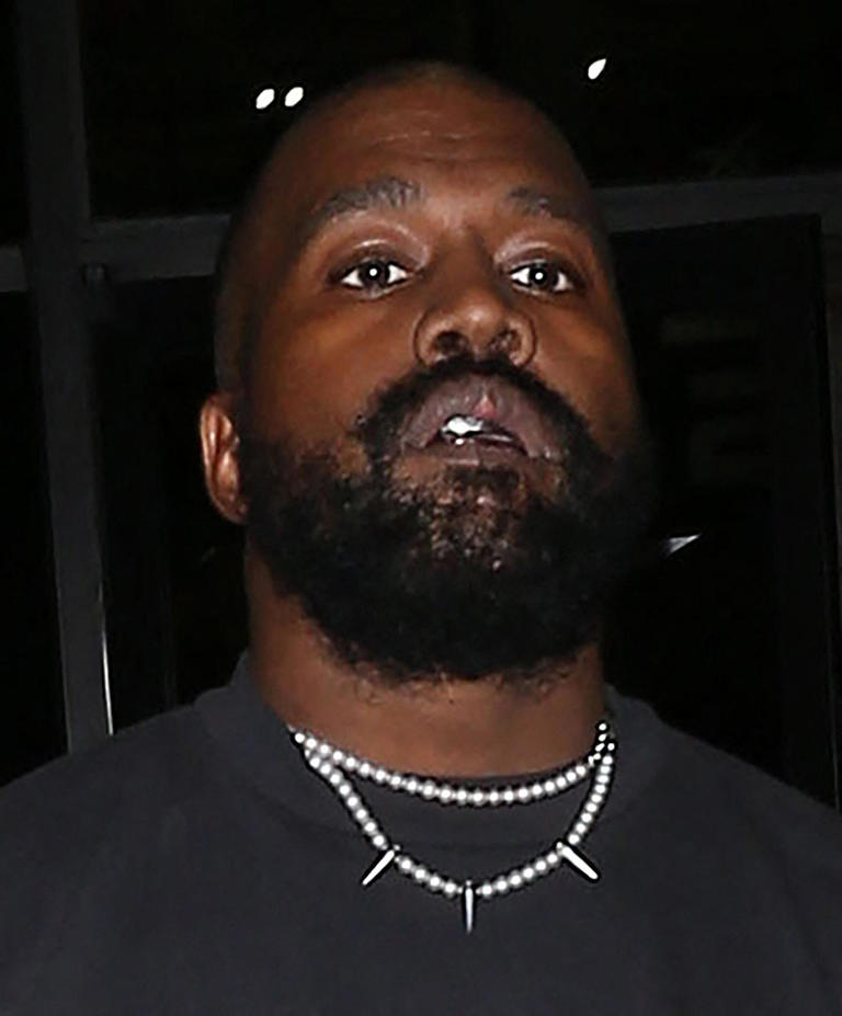 Fans call bluff on Kanye West's insistence that apology isn't tied to ...