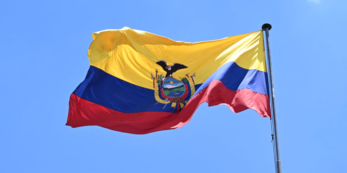 ICE agent rebuffed after attempting to enter Ecuadorian consulate in ...