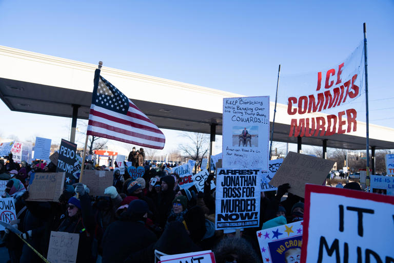 Thousands protest Trump Iowa visit amid anger over Minnesota deaths