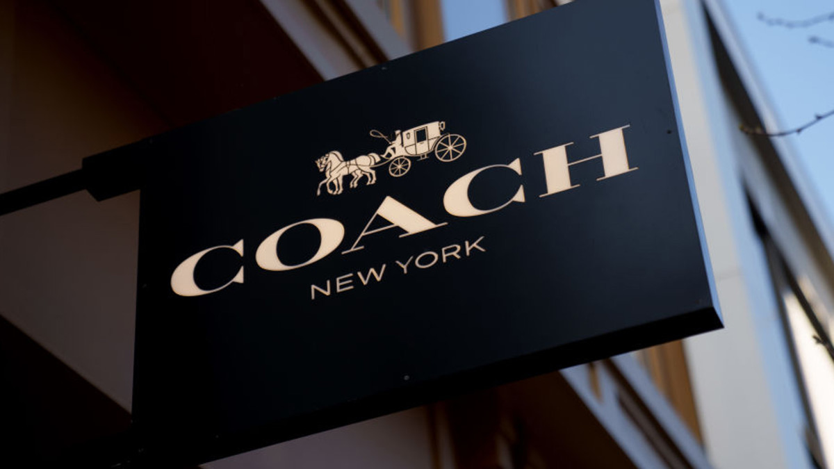 Get the Coach star print crossbody bag for $89 — 70% off for Valentine ...