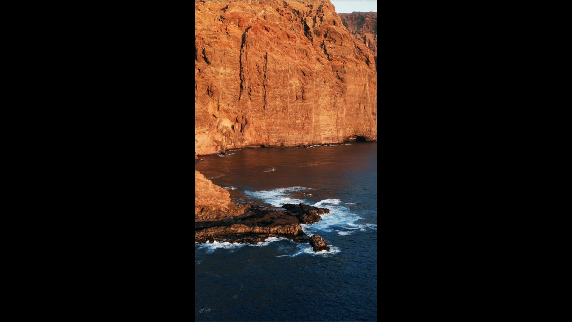 Explorez les merveilles naturelles de Tenerife à travers l'œil d'un drone