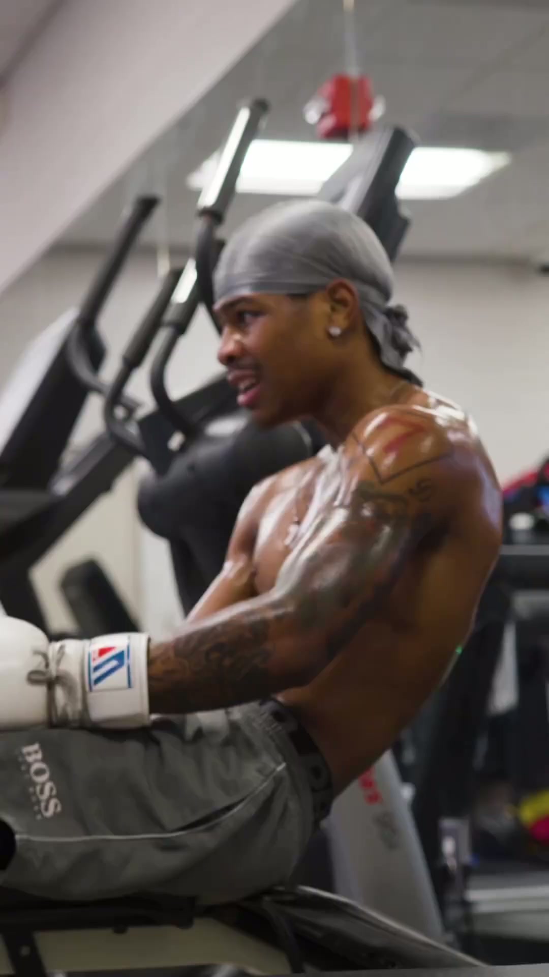 Deric "Scooter" Davis is going hard right back in the gym 😤