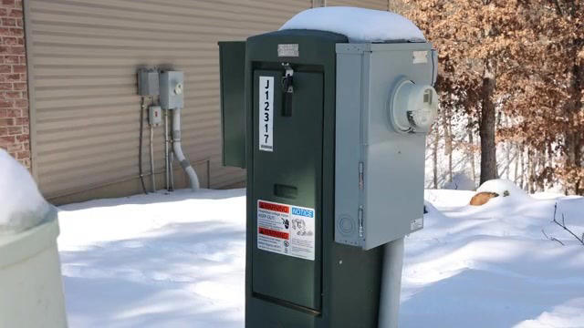 Bella Vista city code change sparks debate over electric meter boxes