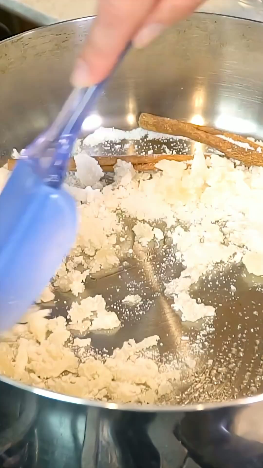 Caramelized cinnamon hot chocolate #hotchocolate #drink #christmas