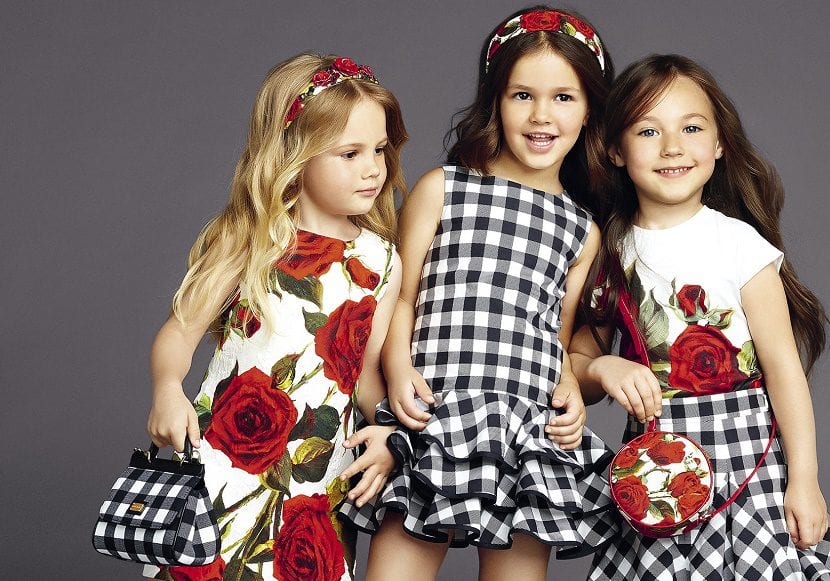 Moda infantil de verano: tendencias, tejidos y estilos para niños y niñas