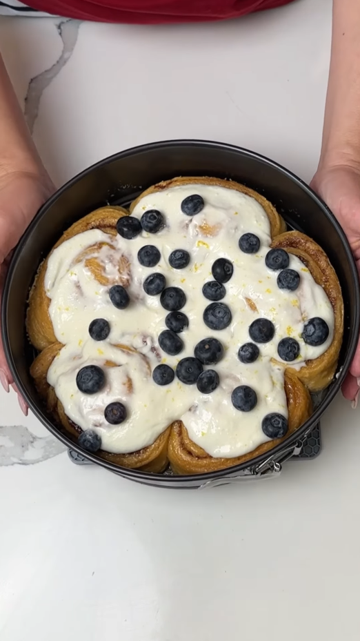Easy cinnamon roll dessert hack
