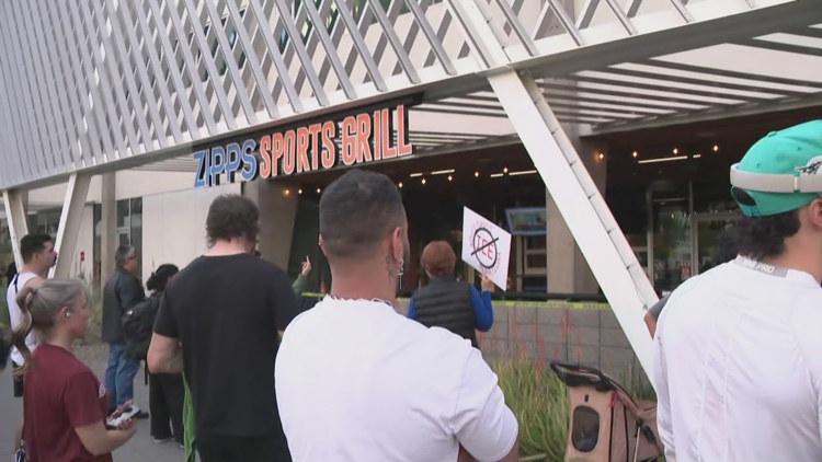 Zipps Sports Grill location opening after HSI raids at multiple restaurants