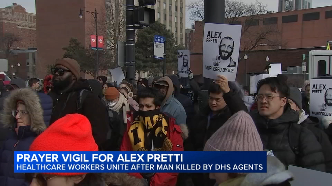 Chicago nurses join labor, faith leaders in vigil for Alex Pretti ...