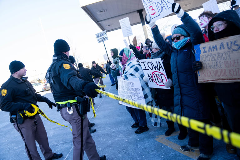 Thousands protest Trump Iowa visit amid anger over Minnesota deaths