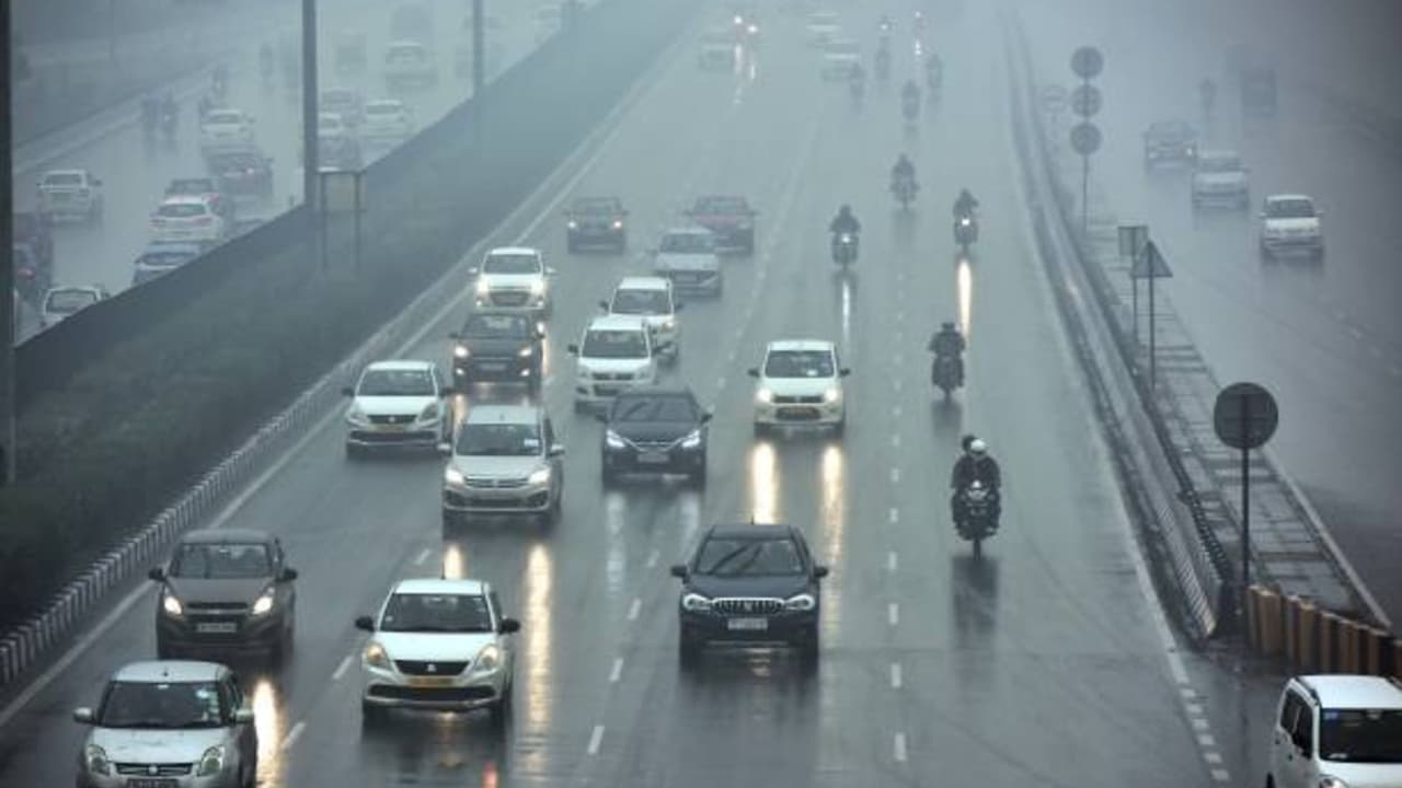 Lucknow weather latest update: Strong winds, light rain expected on ...