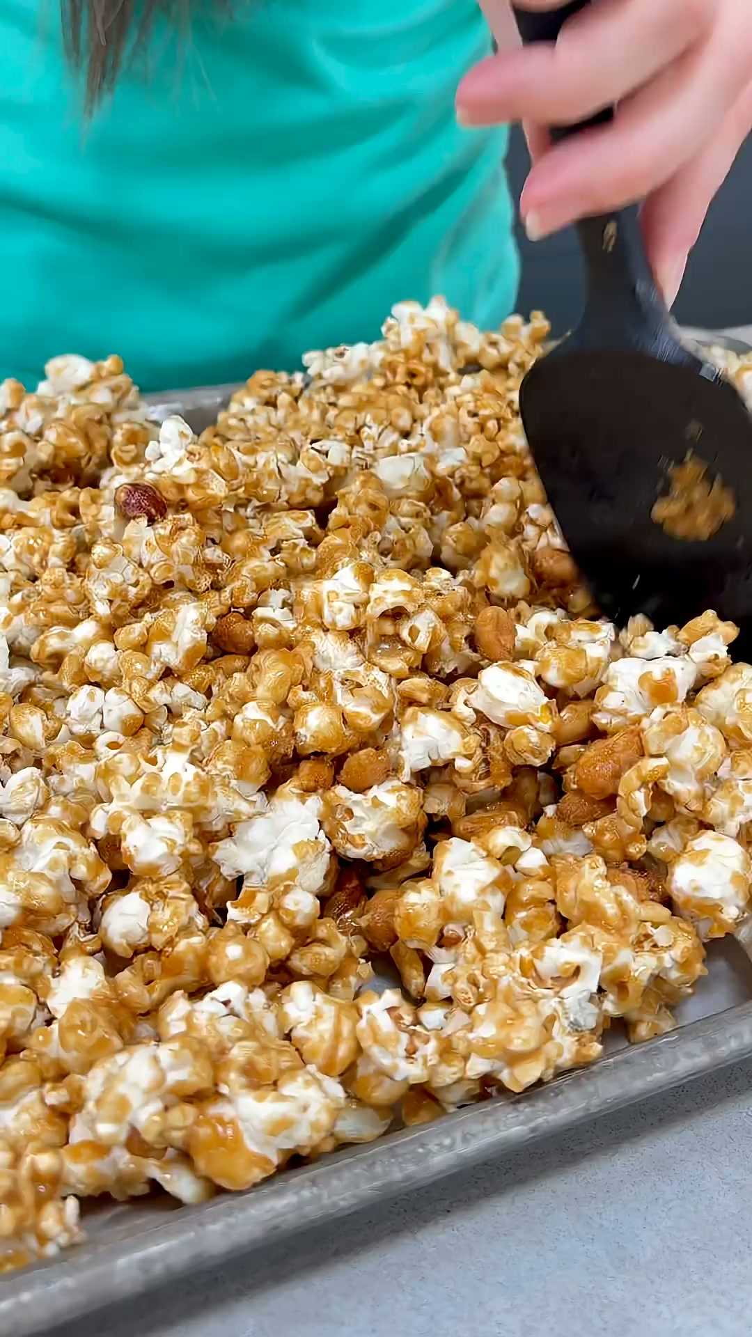 Caramel corn #popcorn #caramelcorn #recipe #cooking #christmasrecipes # ...