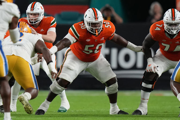 Texas signs Western Kentucky transfer OL Laurance Seymore