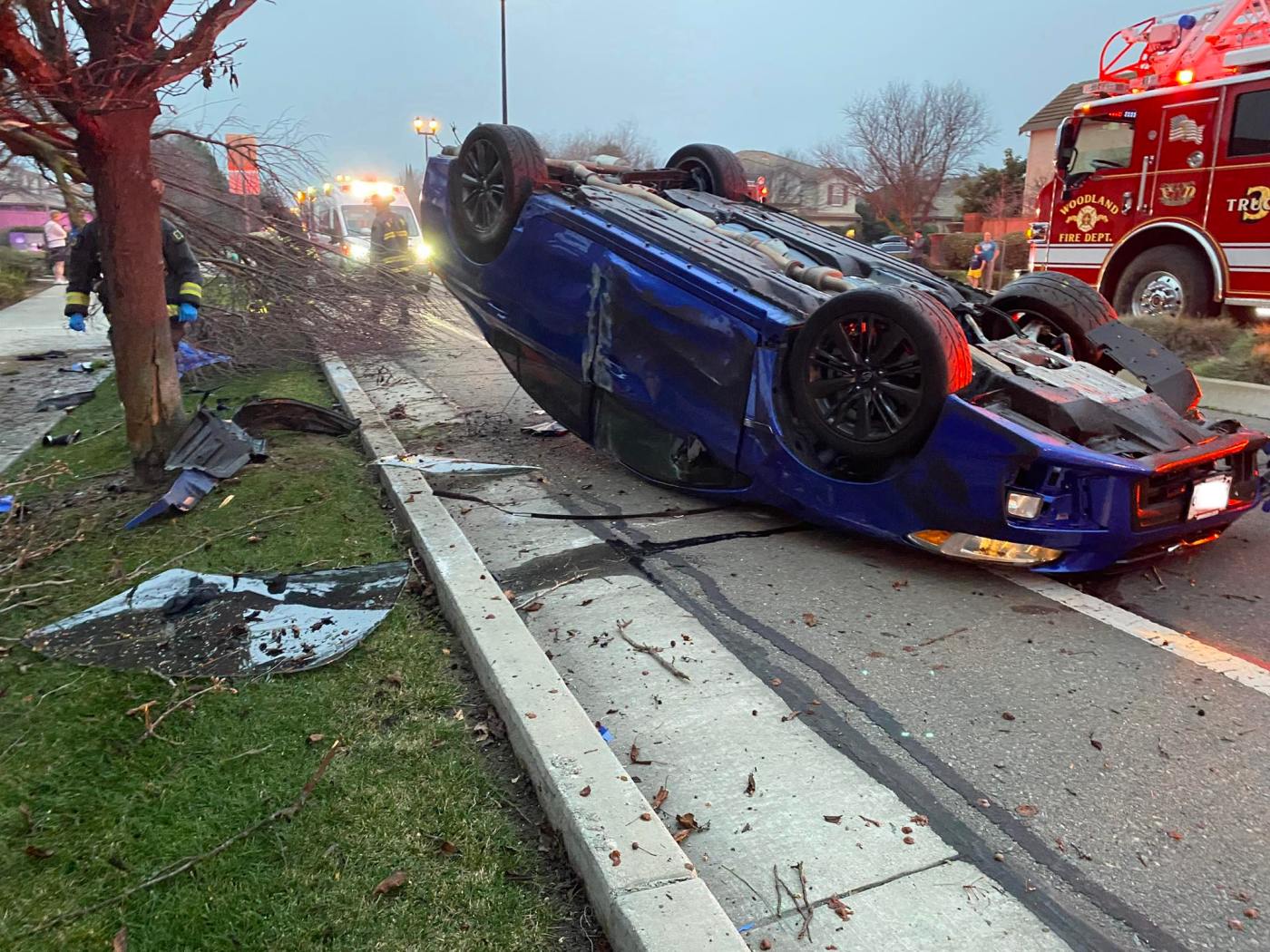 Woodland police respond to car crash