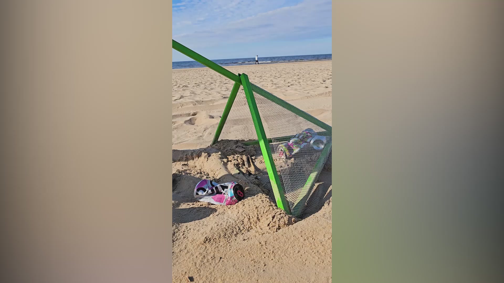 Geef je oude bank nieuw leven met gerecyclede frisdrankblikjes