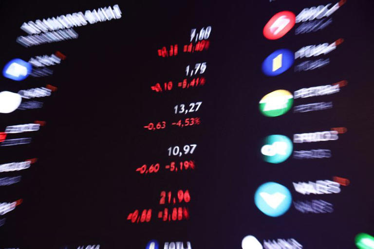 Ibovespa renova recorde de fechamento com estrangeiros e IPCA-15