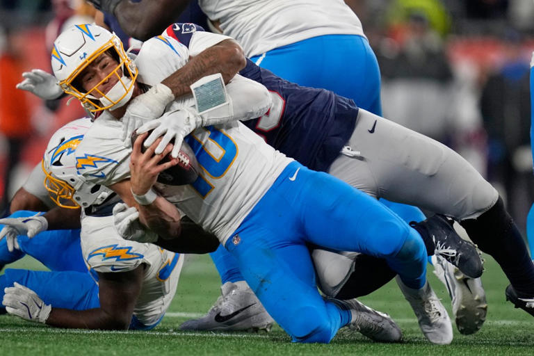 New Chargers OC Mike McDaniel reveals unique plan for Justin Herbert