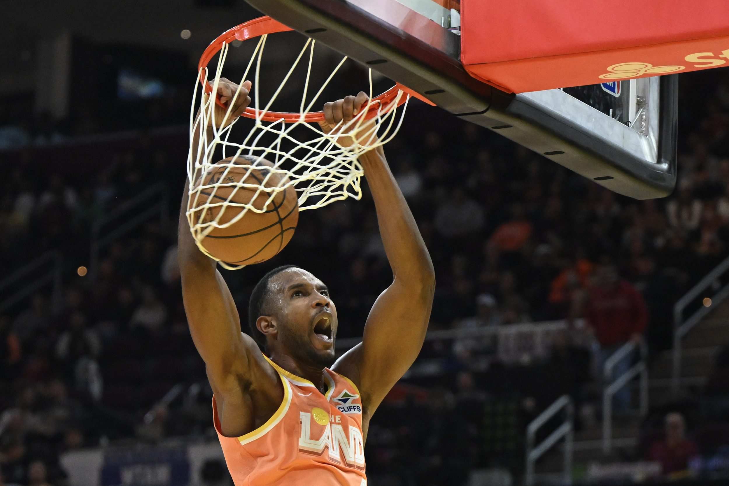 Evan Mobley expected to miss 1-3 weeks with calf strain