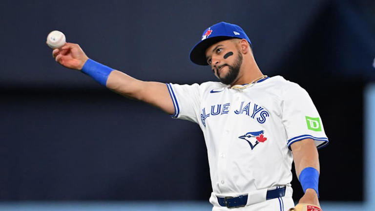 Blue Jays likely cannot trade slugger and will be stuck with horrific ...
