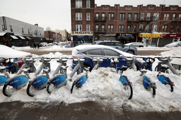 Winter storm updates: Dozens dead across US in wake of massive snowfall ...