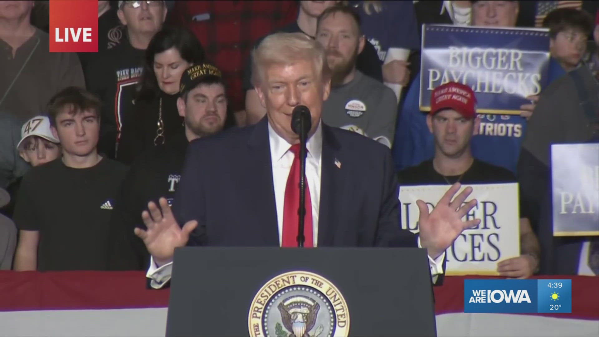 Trump campaigns for Republicans ahead of midterms during Iowa event