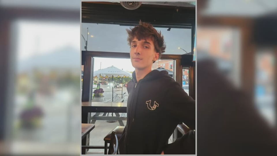 Killer on the run after teen found shot in Woodstock apartment he ...