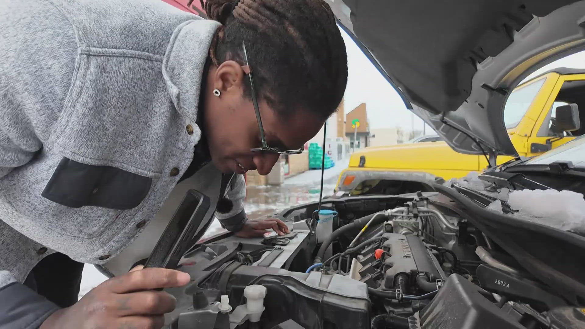 Cold snap leaves some Central Texas drivers stranded with dead cars