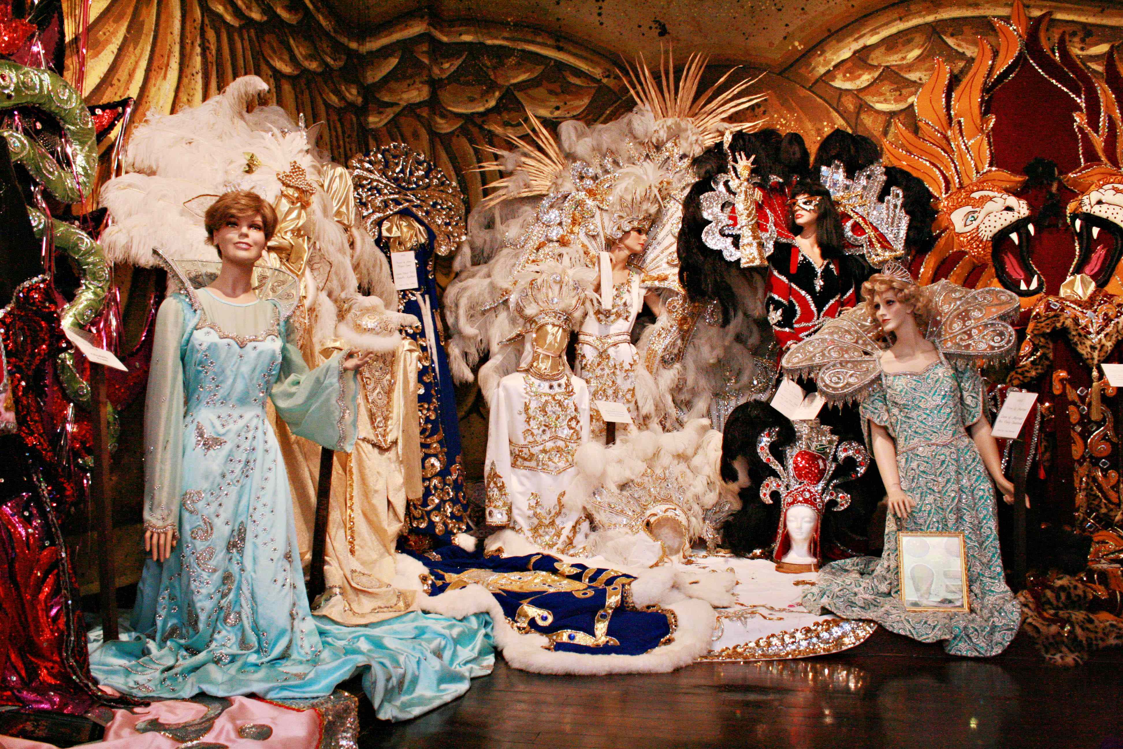 This southern museum has the largest display of Mardi Gras costumes you ...