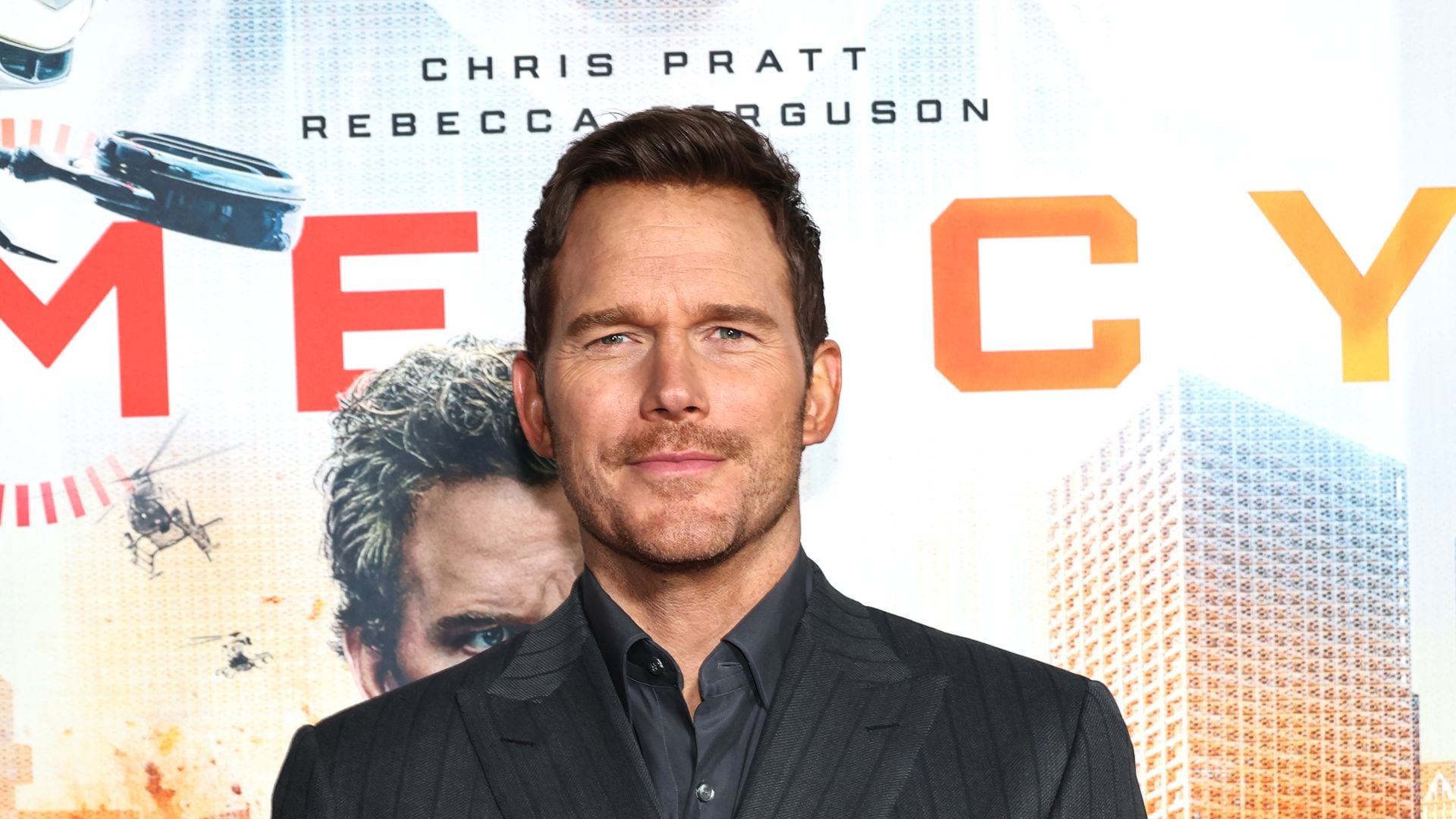 Chris Pratt gets a Mexico City restaurant to bring out a TV for the ...
