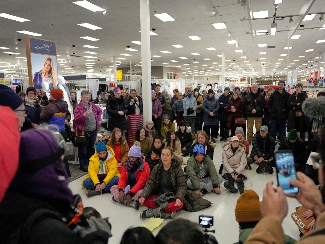 Philadelphia proposes new restrictions on ICE within city