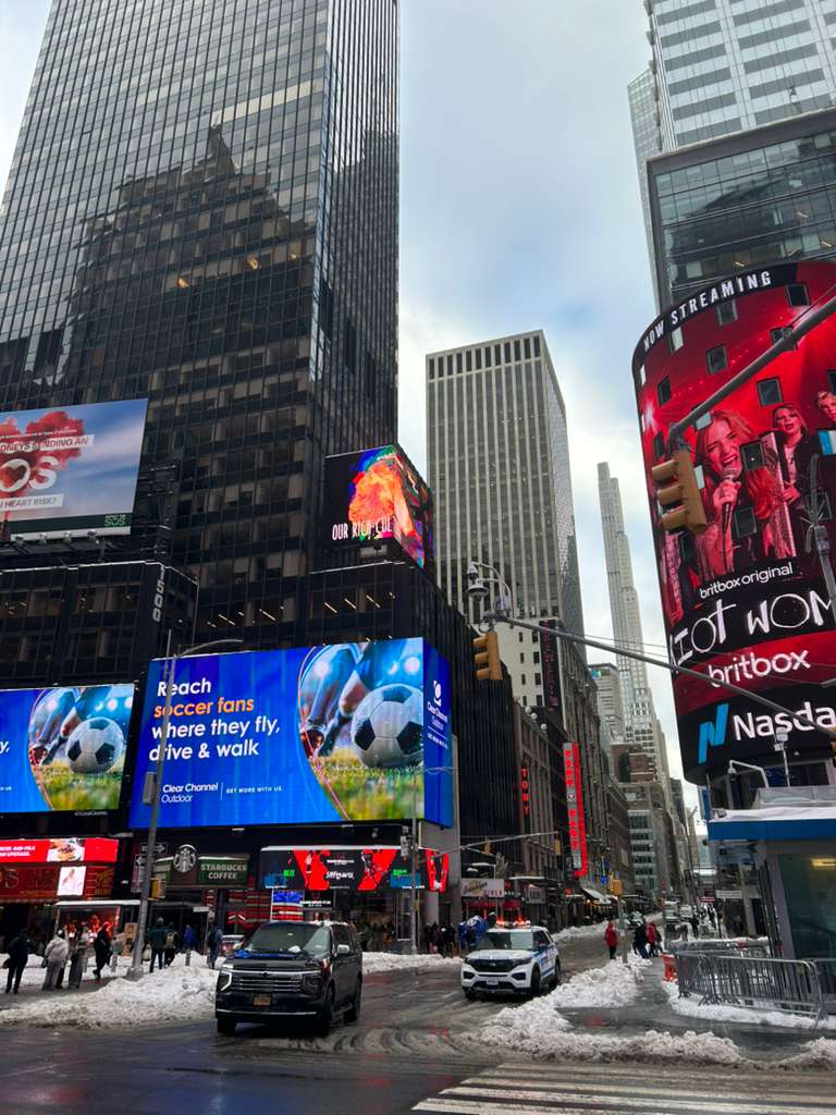 Video falsely places tribute to Minneapolis shooting victim in Times Square