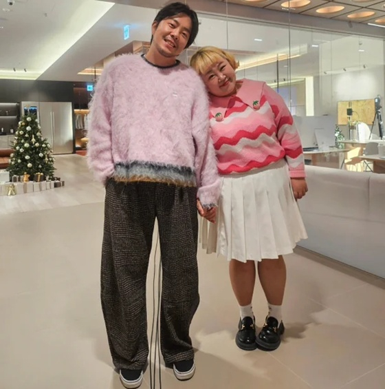 '40kg 감량' 홍윤화, ♥김민기와 손잡고 달달 "망원동 류승범"
