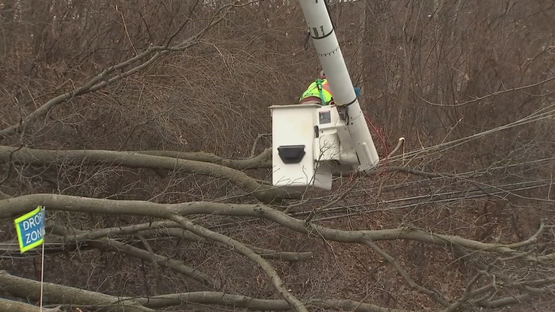 North Alabama utility and outdoor workers battle extreme cold ...