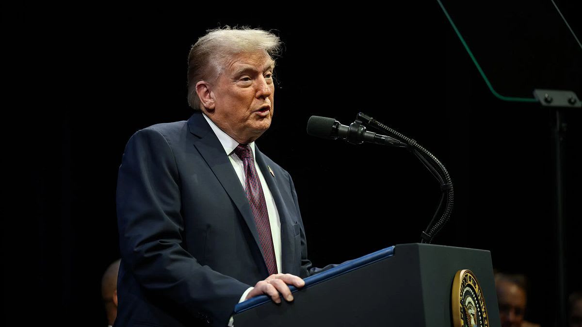 Trump issues executive order to expedite rebuilding after Los Angeles ...