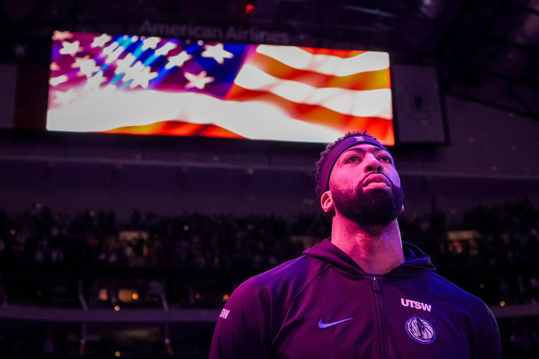 Why Anthony Davis could still be on the Mavericks beyond the NBA trade ...