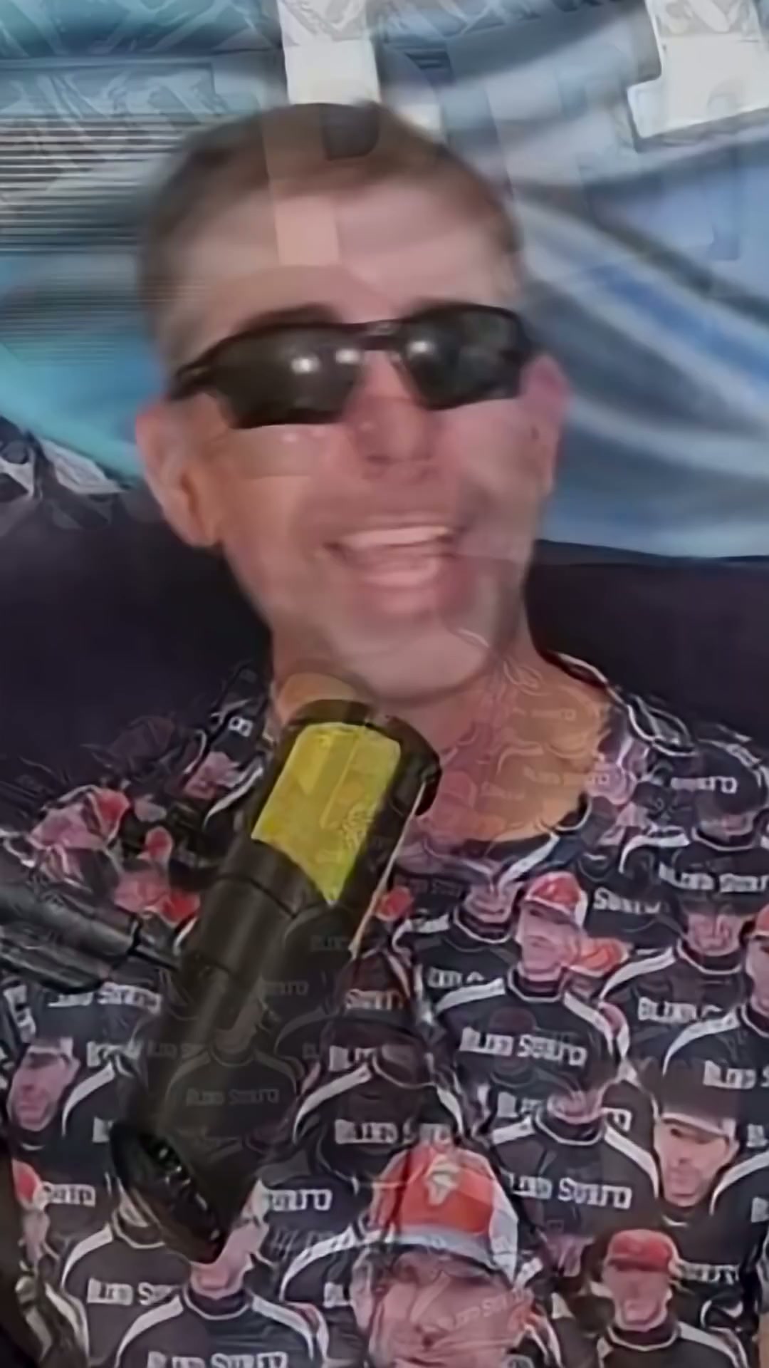 4 girls mugged me on Halloween