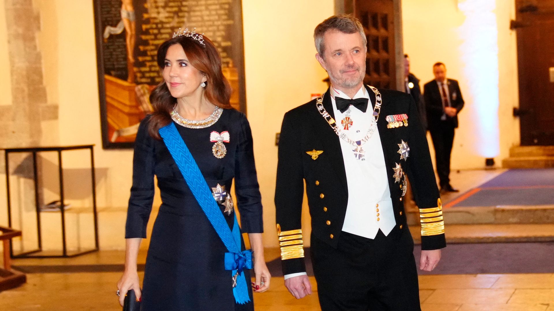 Queen Mary chooses sentimental wedding tiara for Estonia state banquet