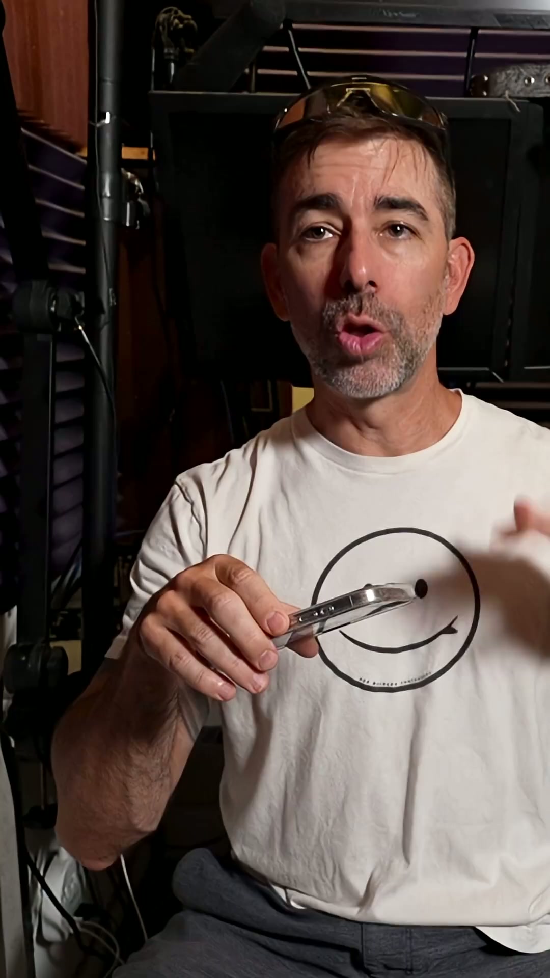 A nifty selfie trick for taking perfect pics