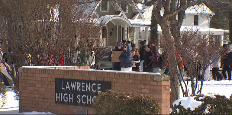 Hundreds of high school and middle school students join ICE demonstration