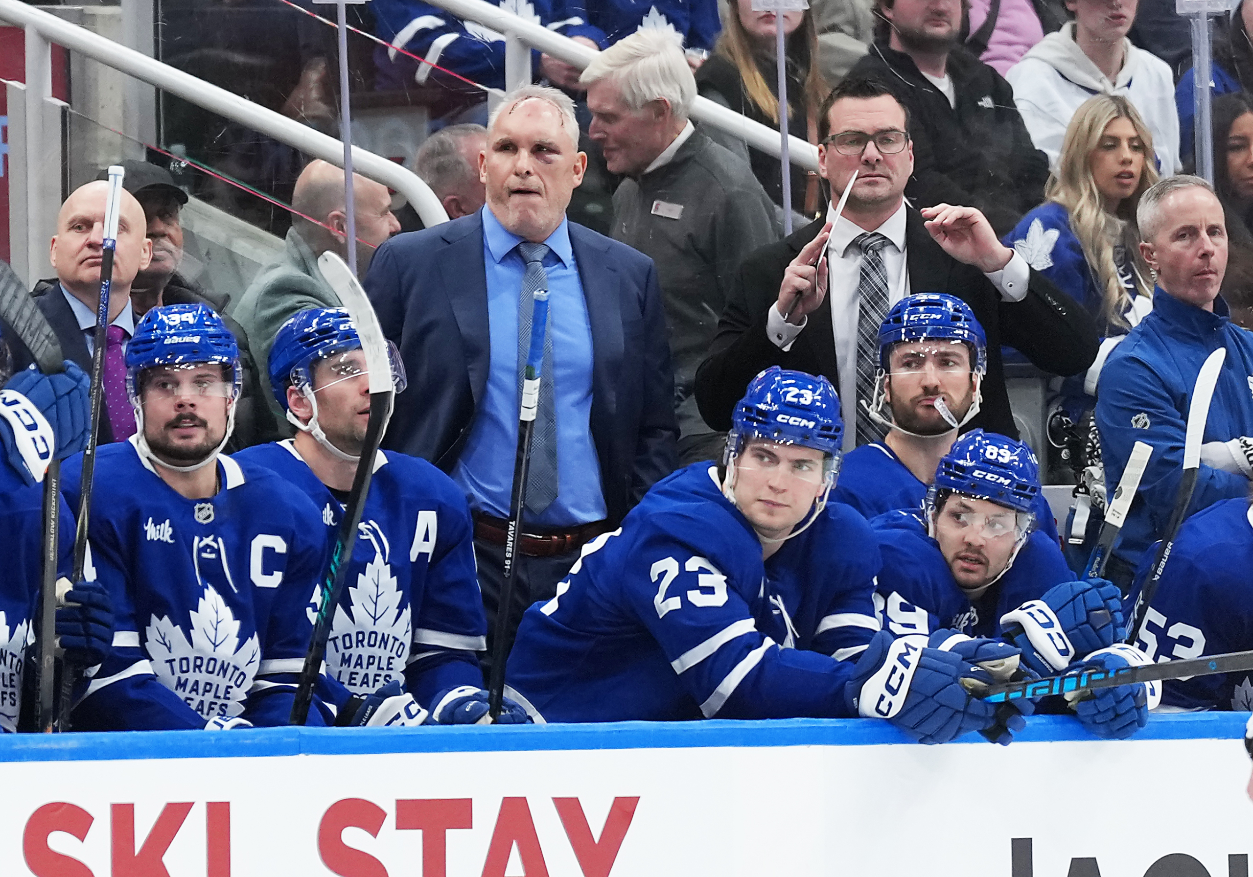 Craig Berube holds closed-door player meeting with Maple Leafs ...