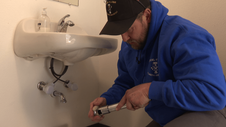 Extreme cold leads to surge in frozen pipe calls for Green Bay plumbers