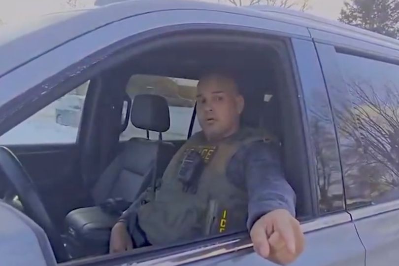 ICE agent threatens to 'erase' Minnesota civilian if they raised their ...