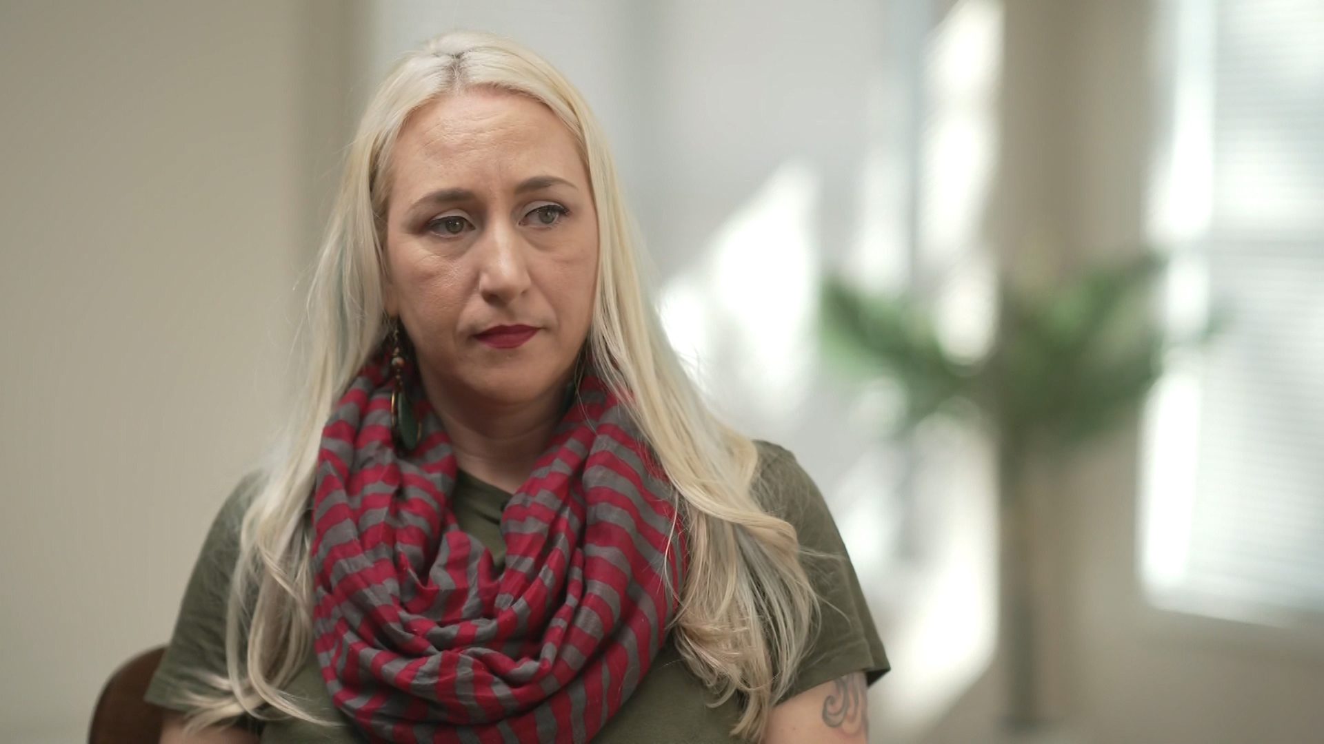 CNN interview: Witness in pink coat who recorded Alex Pretti shooting ...