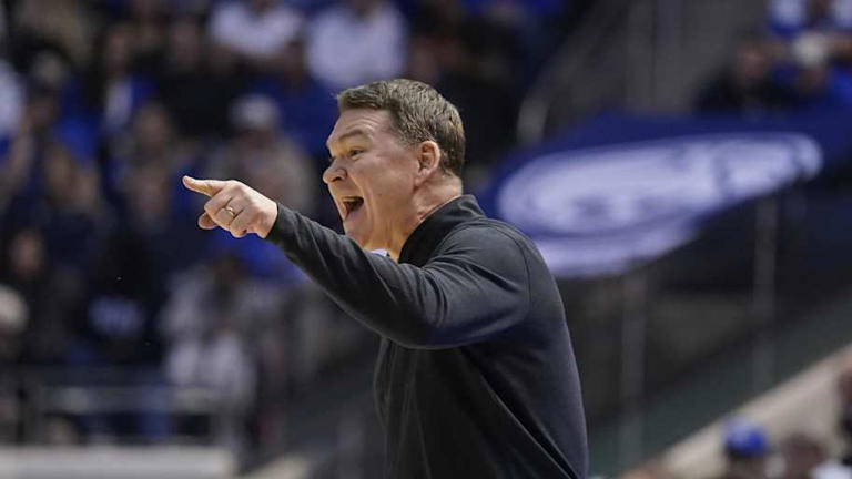 Arizona surpasses Michigan as new NCAA tournament betting favorite