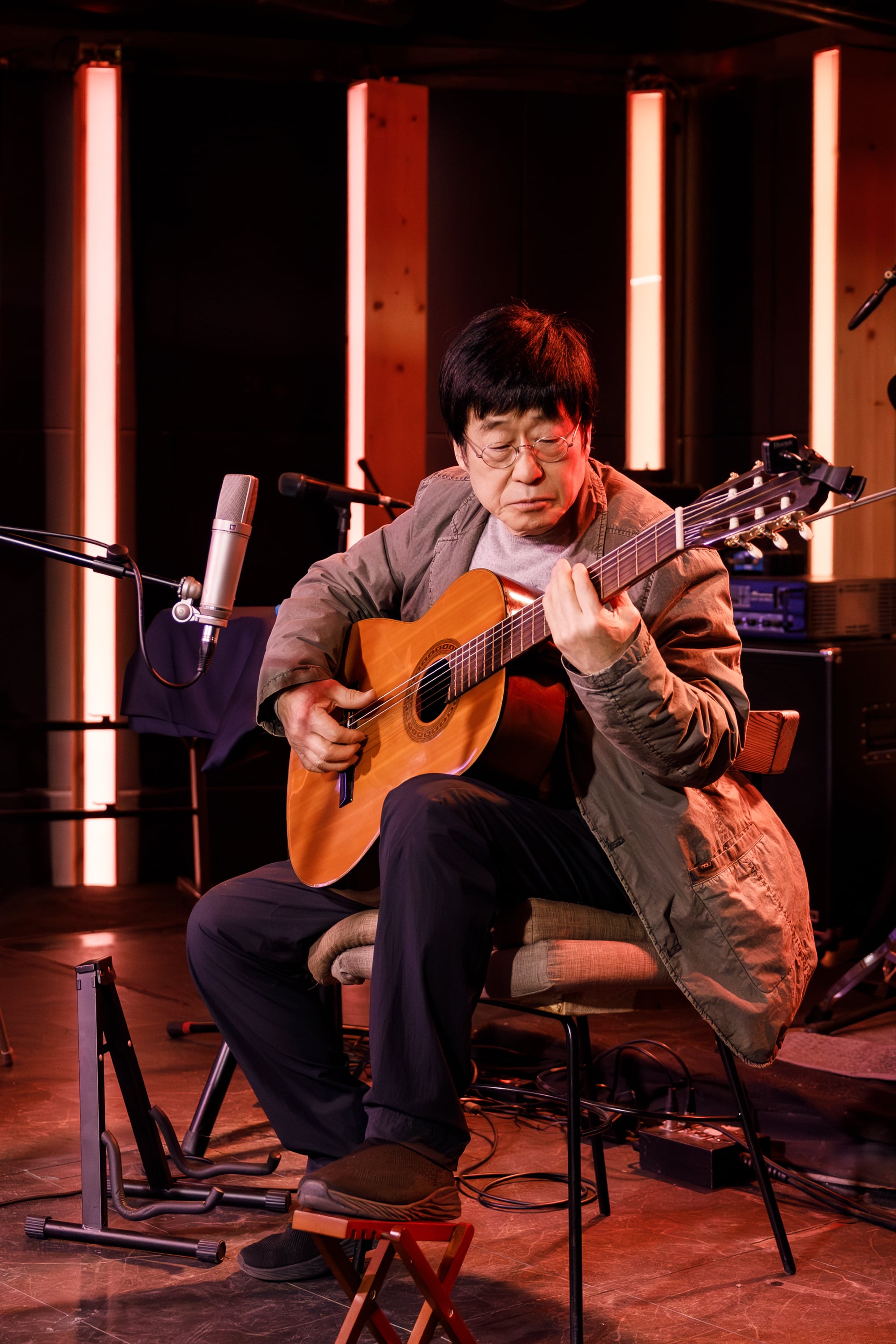 Kim Chang-wan releases 'Seventy,' reflects on 70 years