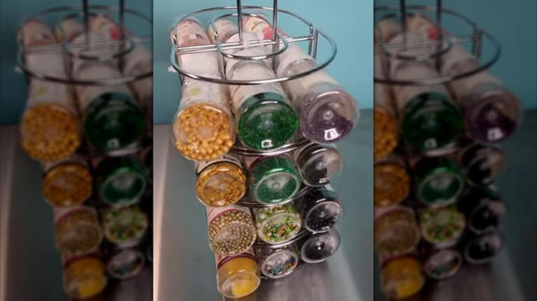 The simply genius way to keep kitchen spices organized using a Dollar ...