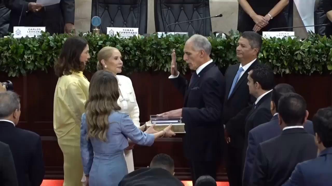 Trump-backed businessman Nasry Asfura sworn in as president of Honduras