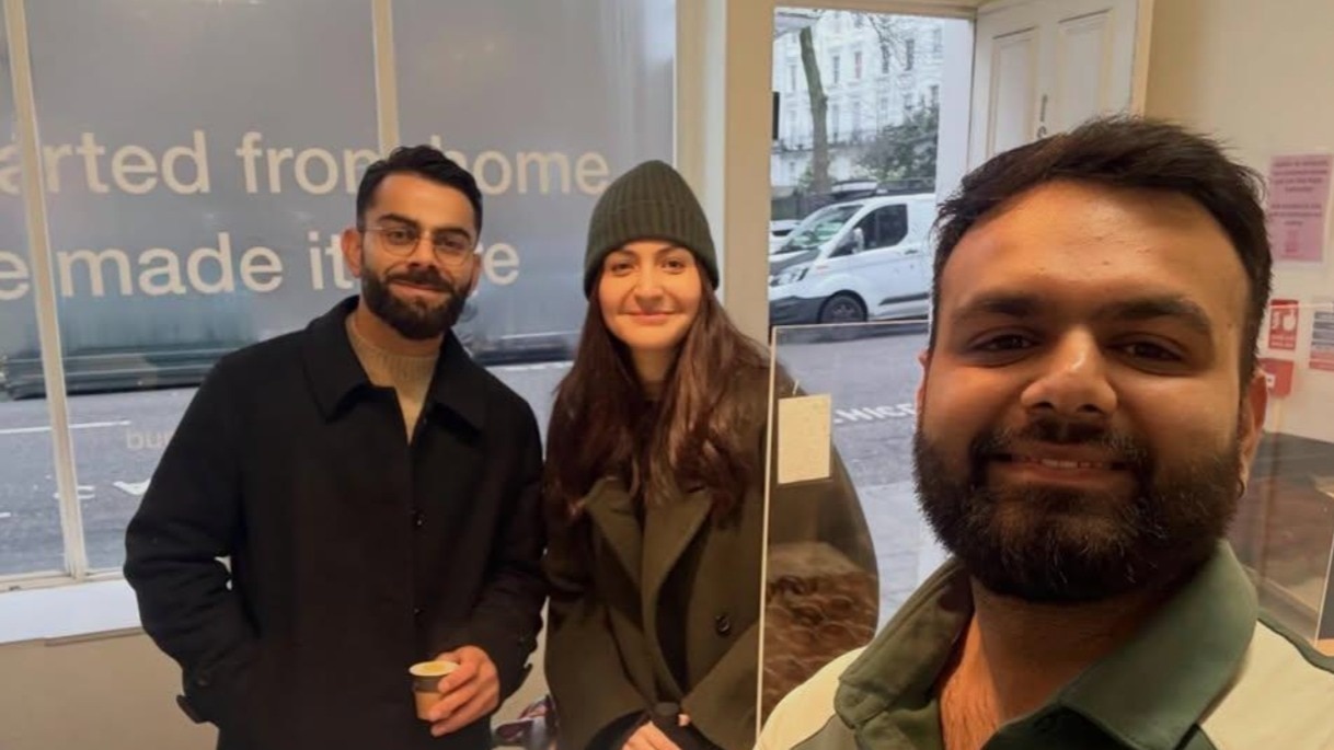 Virat Kohli back in London, India batter and wife Anushka pose for ...